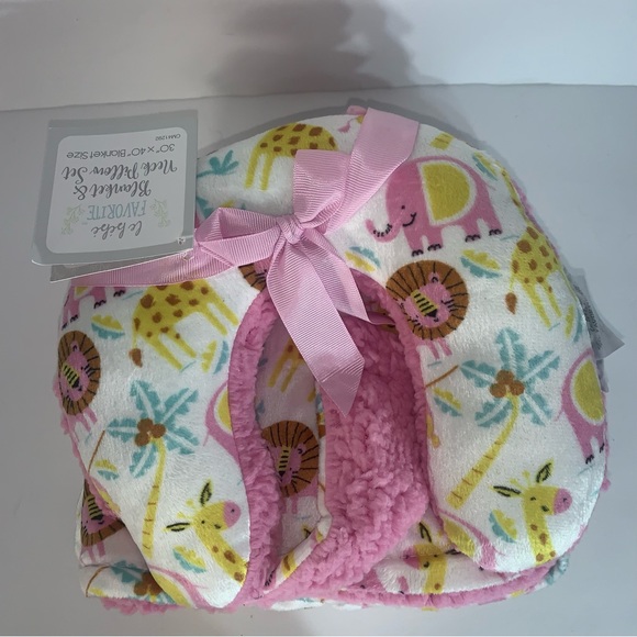 Le Bebe | Other | Le Bebe Favorites Pink 2pc Baby Blanket Neck Support ...